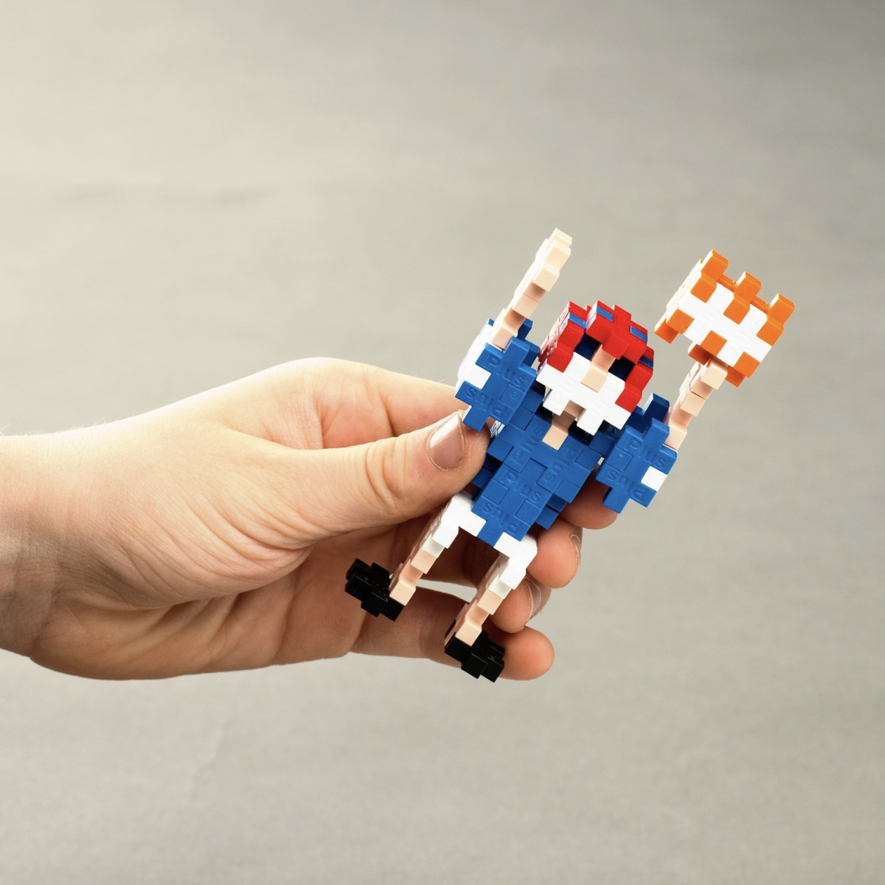 Learn to Build a Football Player! - Plus-Plus USA